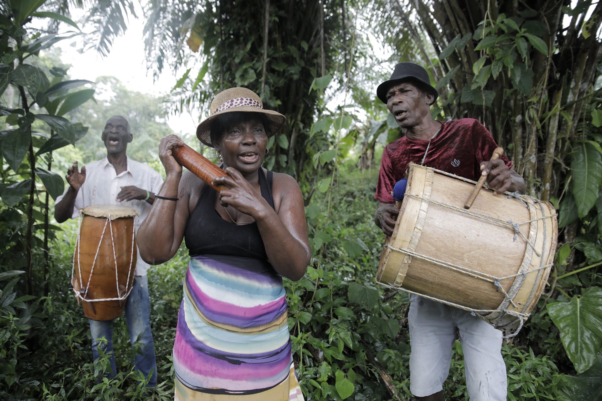 Este documental presenta la historia de la dinastía musical de Timbiquí ...