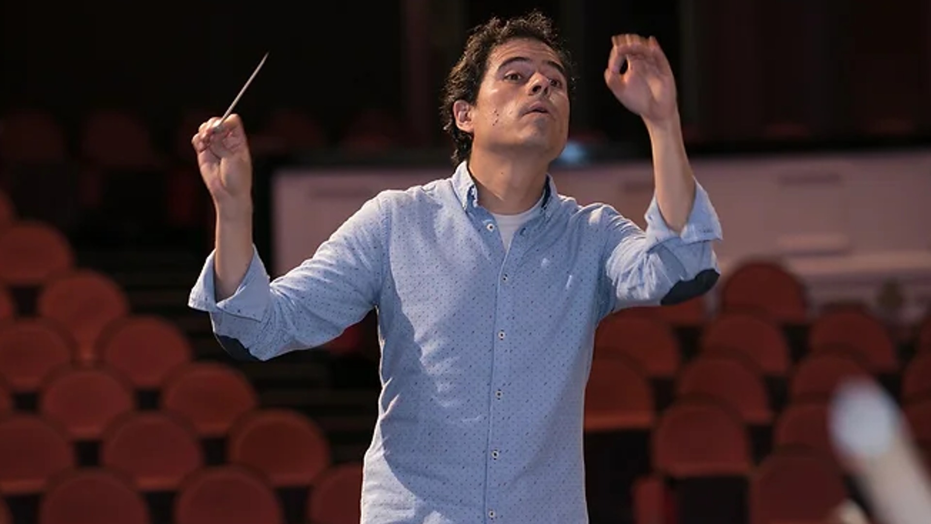 El director de orquesta colombiano que conquistó los escenarios de Asia ...