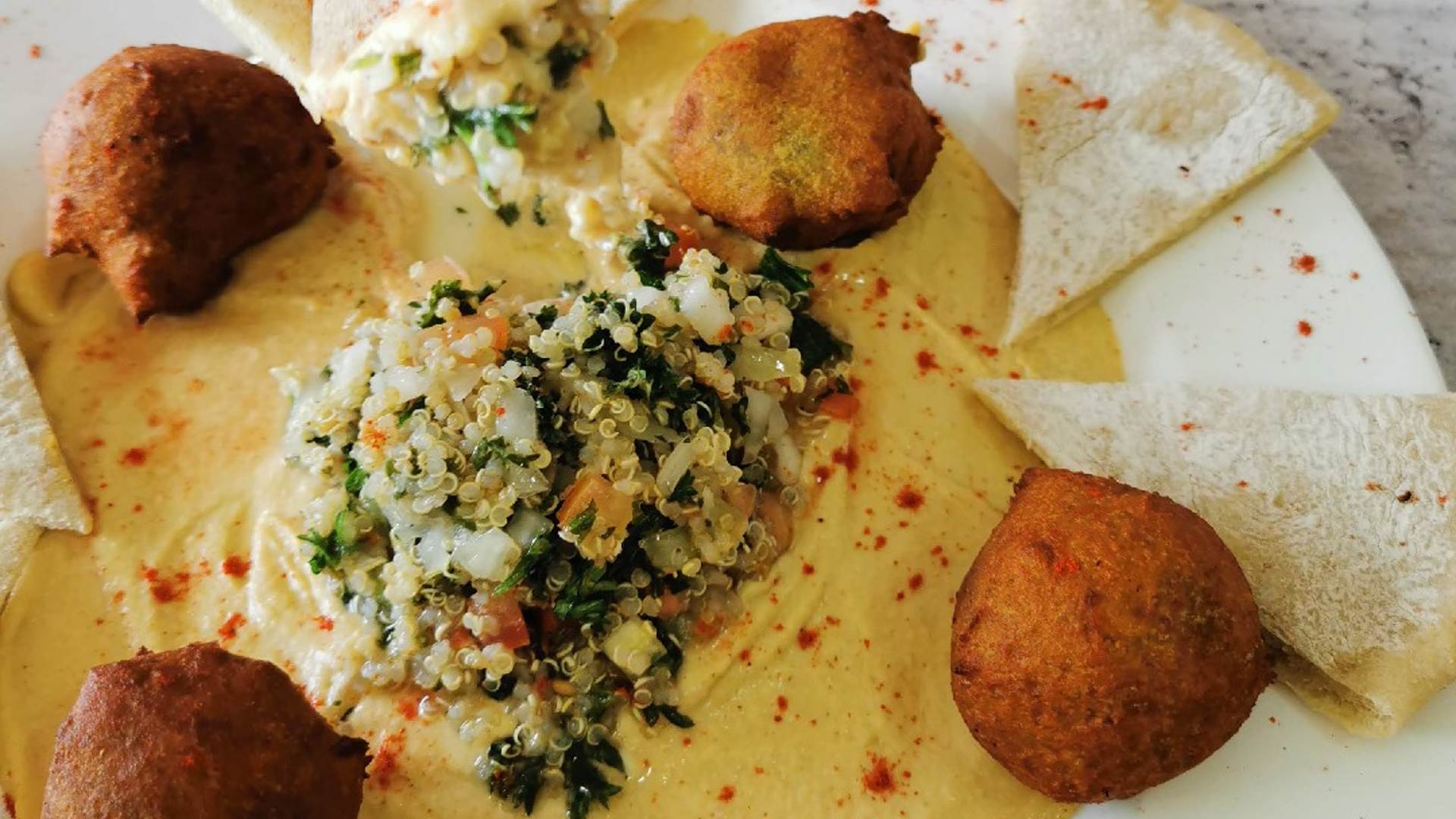 Una ruta de comida vegetariana y vegana por Medellín - Colombia Visible